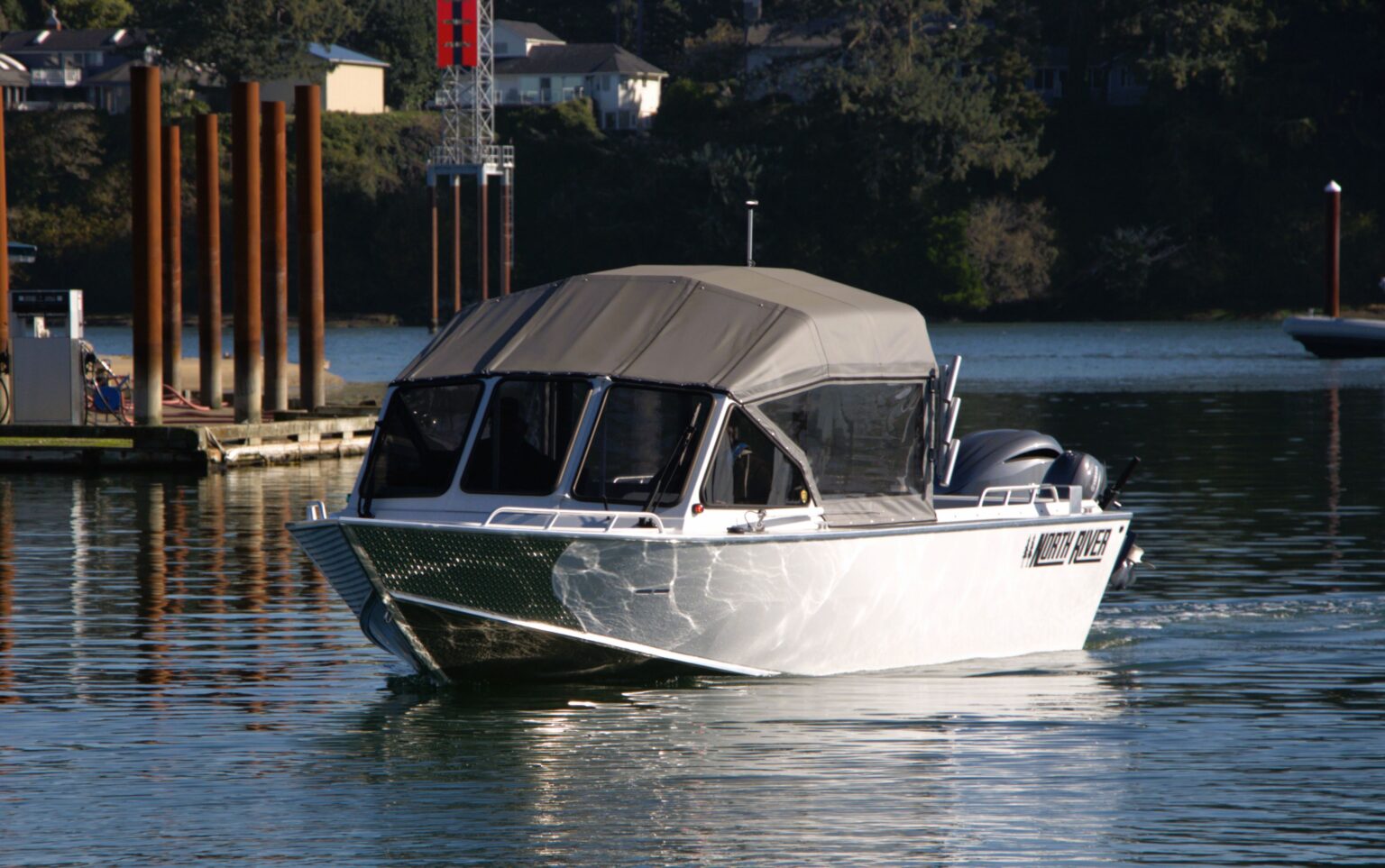 SEAHAWK OUTBOARD - North River Boats